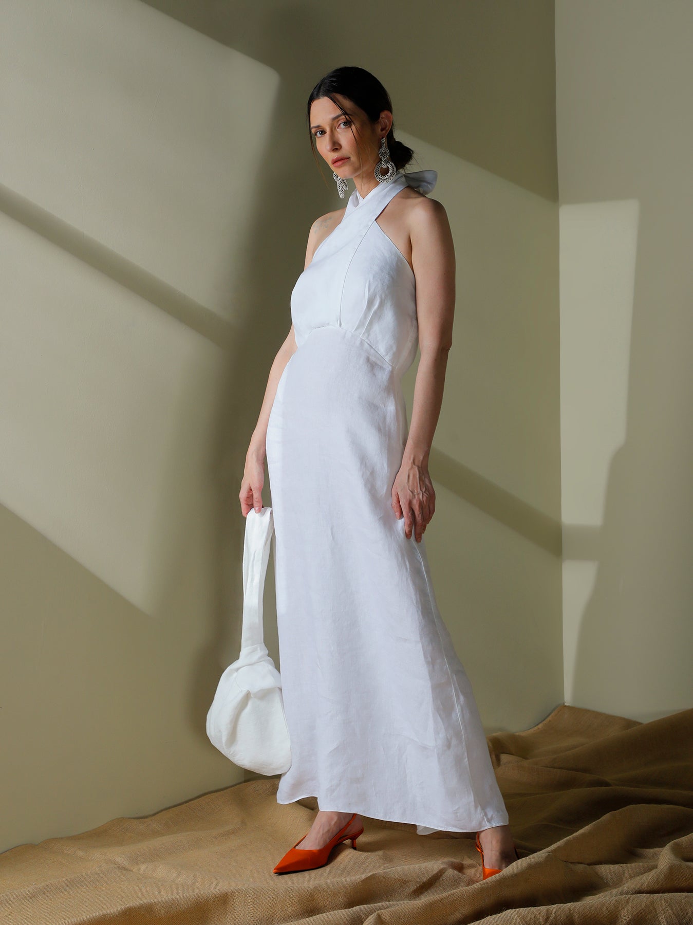 Dress with crossed neckline in linen – Velia Sierra Design International
